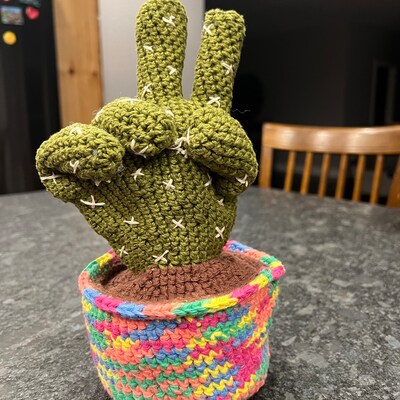 Cactus Hand CROCHET PATTERN / Amigurumi Cactus PDF English - Etsy