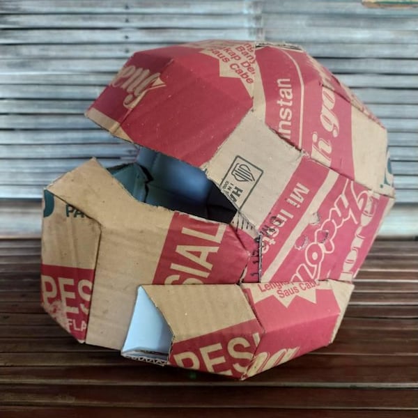 Sci-fi Pilot Helmet Cardboard Template | DIY Printable Pattern ...