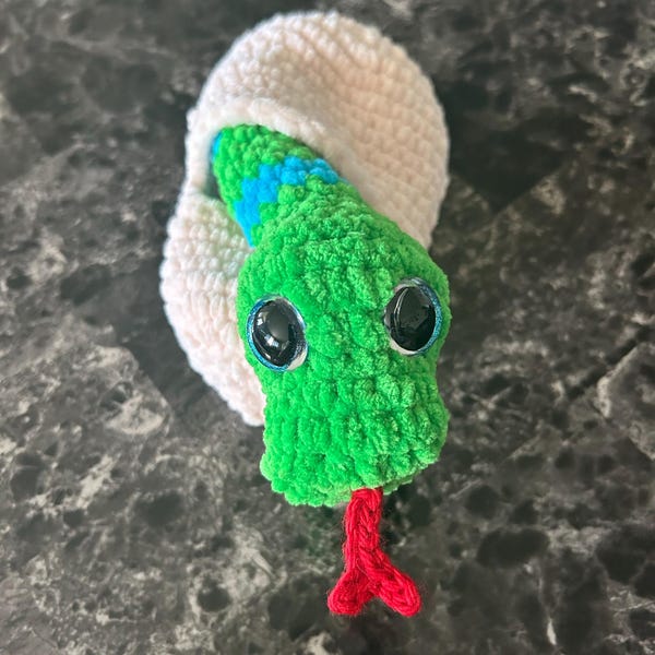 NO SEW Hatching Baby Snake Crochet Pattern; Easy Snake Beginner Crochet ...