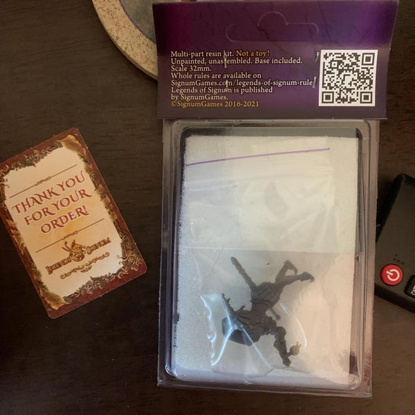 Poppy the Loud Howl, Pug Beast Bard Caster Mage Pet Dog, 28mm 32mm ...