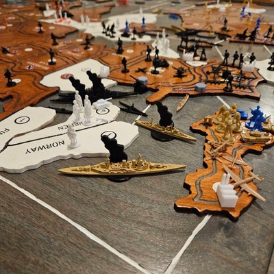 New Commander Miniatures for RISK: 2210 and Other Tabletop Board Games ...