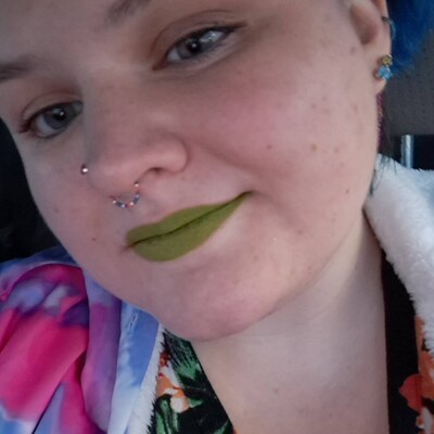 CHRYSALIS Liquid Lipstick, Bright Spring Green, Matte Green Lipstick ...