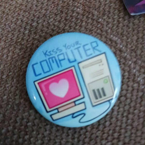 Kiss Your Computer - Objectum/robot Lover 44mm Button Pin/badge - Etsy