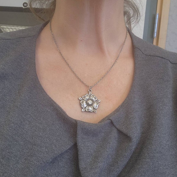 Tudor Rose Collectible Pewter Necklace - Hand Cast - Etsy