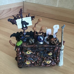 Miniature, Crow Display, Diorama,witch, Broomstick,leather Books,scull ...