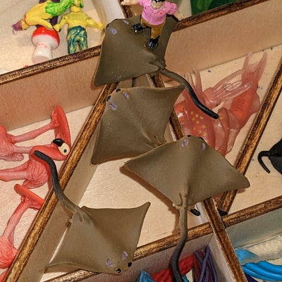Tiny Cownose Ray Figurine Soft Plastic Stingray for Diorama or Aquarium ...