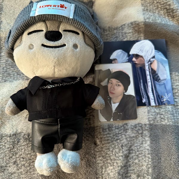 Red Lights Skzoo Outfits, Bang Chan Red Lights Clothes, Hyunjin Red ...