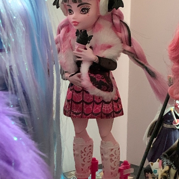 Themed Stands - Monster High Inspired Designs to Accent the Character ...