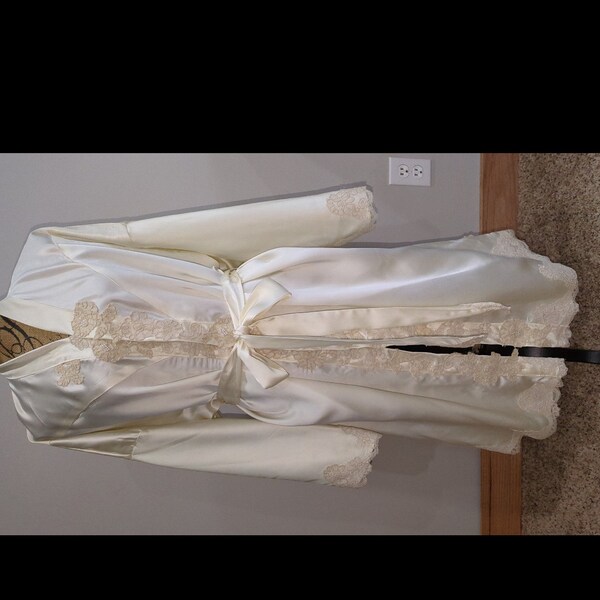 Robe for Wedding Day, Heirloom Wedding Robe Made From Moms Dress ...