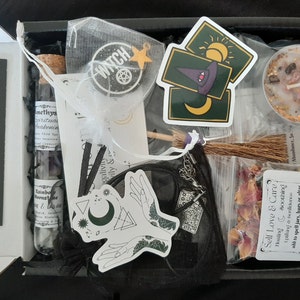 Moon Magick Witches Altar Tin, Witchcraft Kit for Manifestation ...