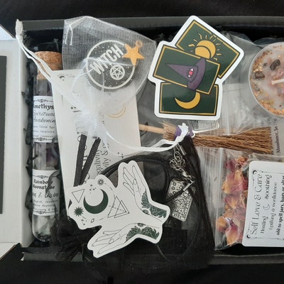 Moon Magick Witches Altar Tin, Witchcraft Kit for Manifestation ...