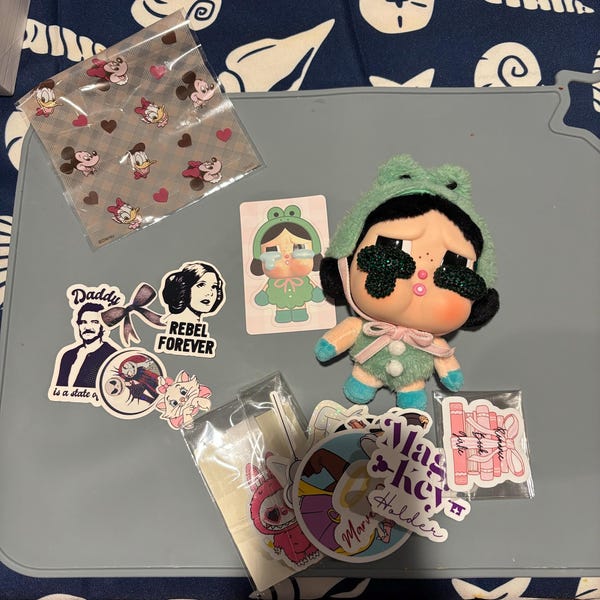 Personalized Mrs Sticker | Wedding Party Favors | Bridal Shower ...