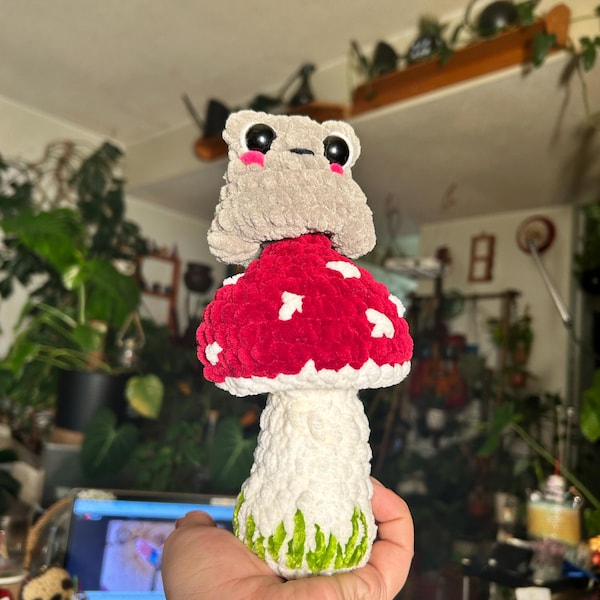 Tilda Toadstool Crochet Pattern: Low Sew Popping Frog (PDF Download) - Etsy