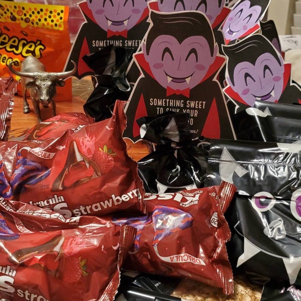 Something Sweet to Sink Your Teeth Into, Vampire Halloween Printable ...