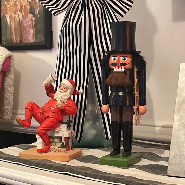 Classic 1960’s Dark Brown Vintage Leaf and Loon Style Cuckoo Clock ...