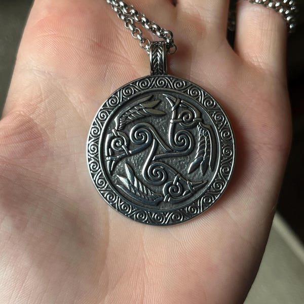 Celtic Morrigan Goddess Three Ravens Morrighan Triskelion Triskele ...