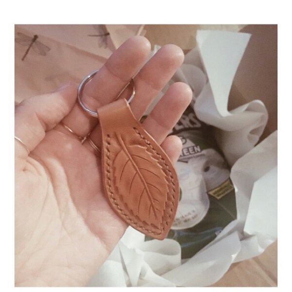 Leaf Leather Key Ring Key Fob, Tooled Leaf Design Key Chain, Leather ...