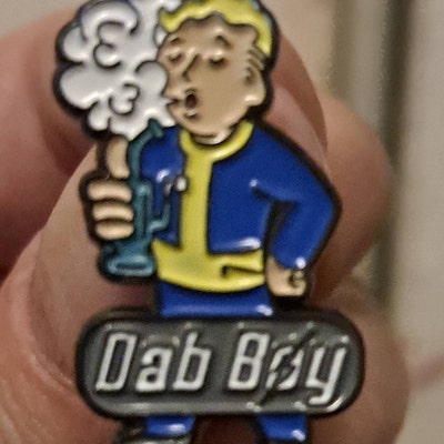 Pins Fallout Enamel Video Game Pins Fallout Enclave Fallout New Vegas ...