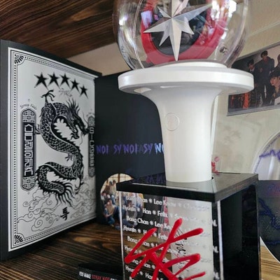 Xdinary Heroes Lightstick Holder XH Light Stick Stand Custom Lightstick ...