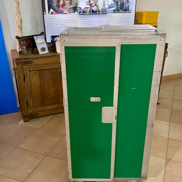 2 TRANSAVIA Aluminium Airline CONTAINERS KSSU Containers ...