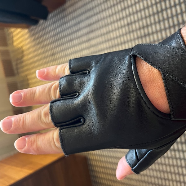 Fashion Women's Black Genuine Leather Fingerless Gloves Made With ...