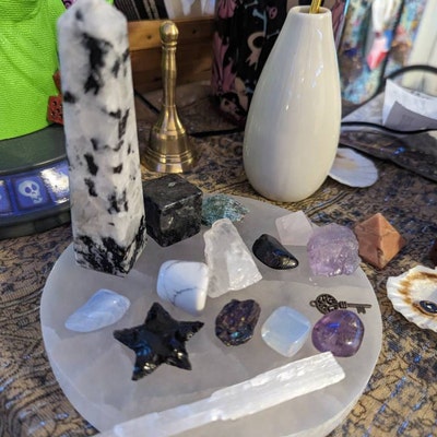 Metatrons Cube Grid Kit/ Crystal Grid Mat Kit With 19 Crystals - Etsy