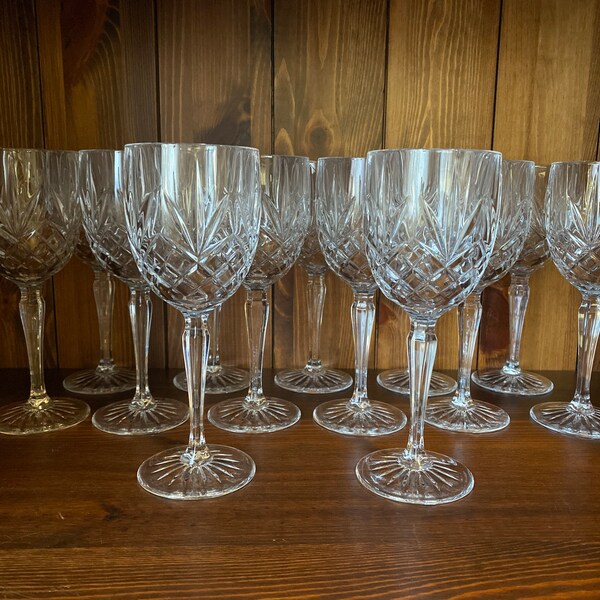 VINTAGE | Merry Brite Merry Christmas Dinnerware Set | 50 Pieces | 12 ...