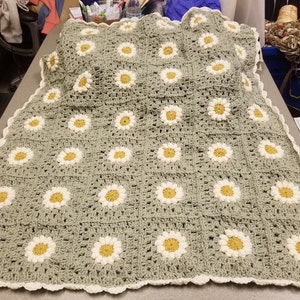 Crochet Daisy Granny Square Blanket Pattern, Daisy Blanket Pattern ...
