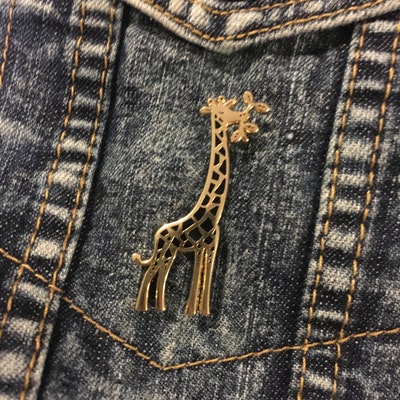 Giraffe Enamel Pin Wildlife Series - Etsy