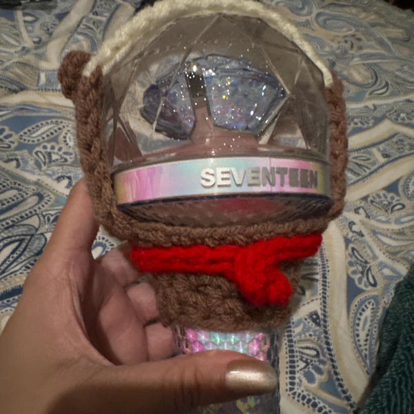 Crochet Pi Cheolin Otter Lightstick Cover (caratbong) | Dino, Seventeen ...