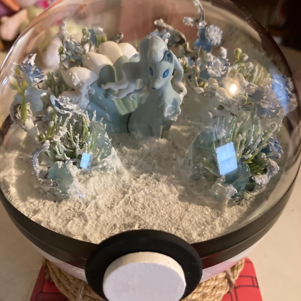 Pokemon Terrarium Extra Large / Ninetails / Pokeball / Diorama / Gift ...