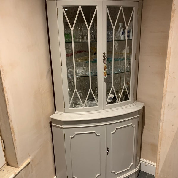 Tall, Mid Century Curved Corner Drinks Cabinet in Black With Geometric ...