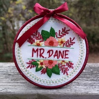 Boho Hand Embroidery Pattern Stack of Books Hoop Art Design Cat ...