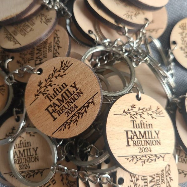 Custom Wooden Family Reunion Keychain Favors: Personalized Name Tags - Etsy