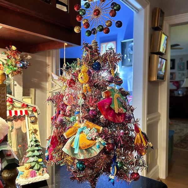 Hanbok Dress Keychain: Korean Traditional Ornament, New Year Gift - Etsy