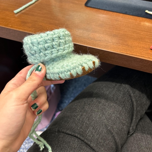 Adult CABIN SLIPPERS Crochet Pattern, Cabin Slippers, Adult Slippers ...