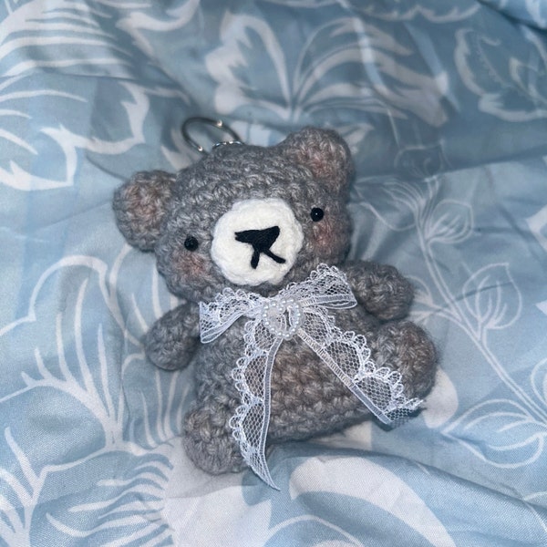 Crochet Plush Peanuts Snoopy Keychain / Pocket Pal - Etsy