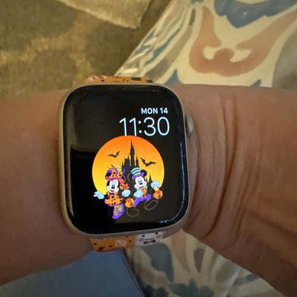 Christmas Mickey Mouse Apple Watch Wallpaper, Gingerbread Watch ...