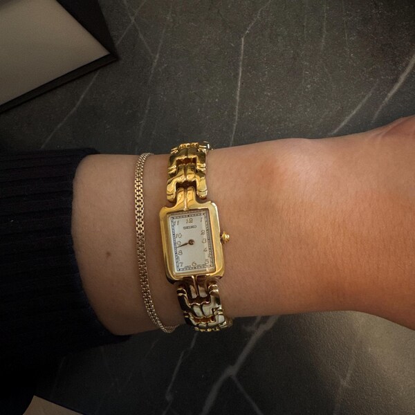 Vintage Le Chat Gold Tone Watch: Ladies Gemstone Wristwatch - Etsy
