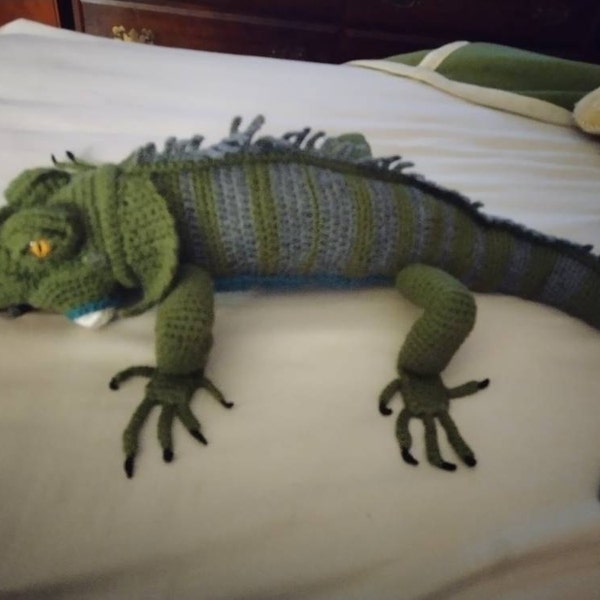 Guanzilla the Iguana - Crochet Statue Pattern Only - Etsy