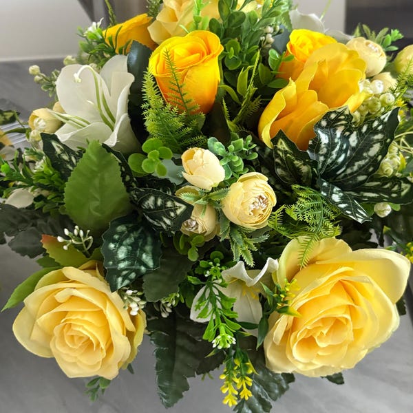 Round Grave Flowers Funeral Tributes, Artificial Grave Flowers, Silk ...