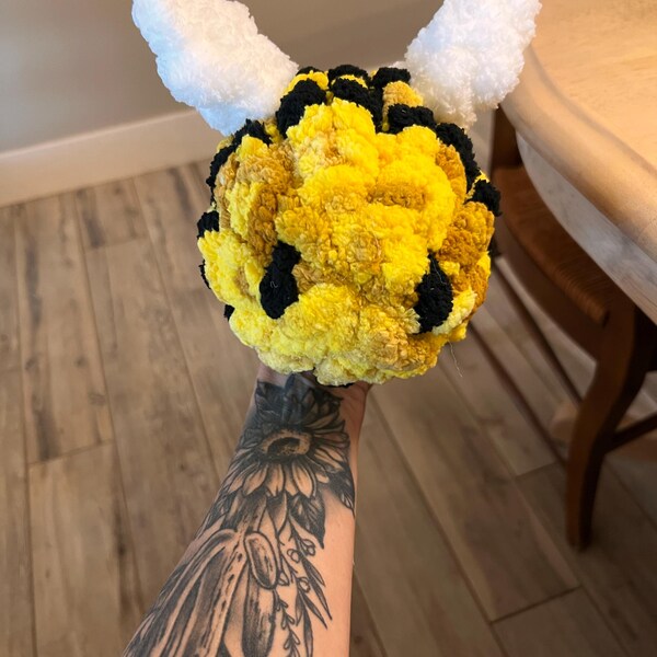Hand Knit MINI Bee Pattern, BEGINNER Video Tutorial, Learn How to ...