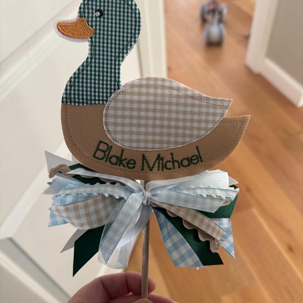 Monogrammed Crest Cake Topper - Etsy