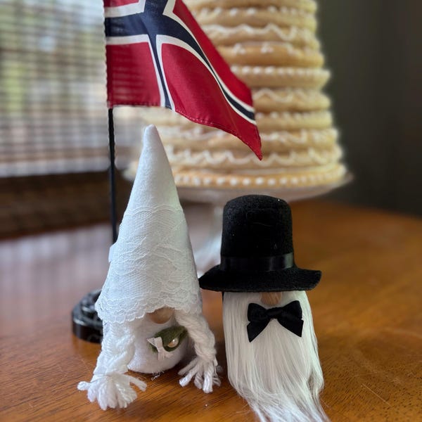 Wedding Gnomes, Gnome Cake Topper, Gift for Engaged Couple, Bride ...