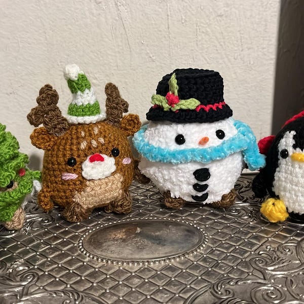 Swinging Holiday Squad Crochet Patterns, Christmas Car Hanging Crochet ...