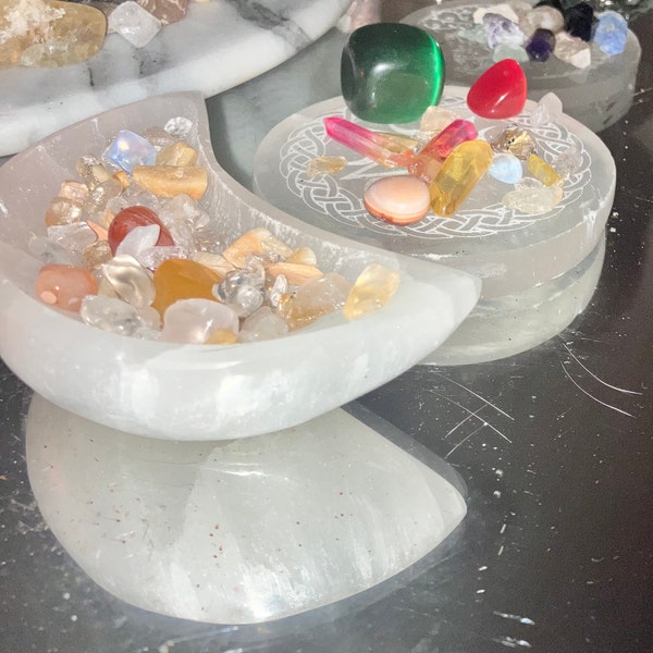 Laser Engraved Animals on Wood Rounds live Edge Engraved Animals on ...