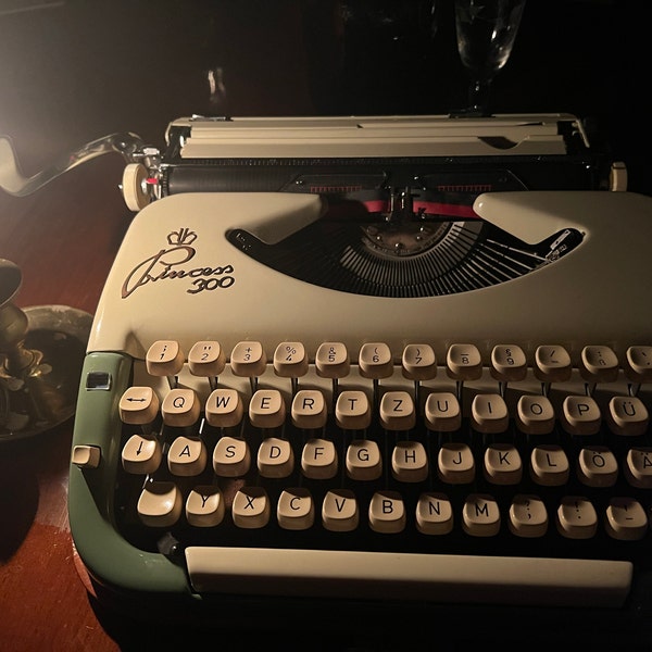 Triumph Norm - Vintage Typewriter From 1957 With Aluminium Case With ...
