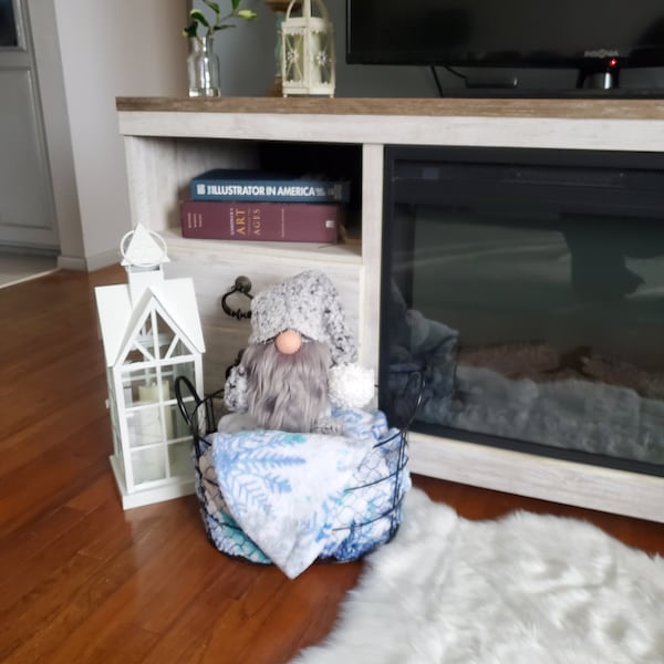 Large Deep Red and Gray With Plaid Home Gnome - Etsy