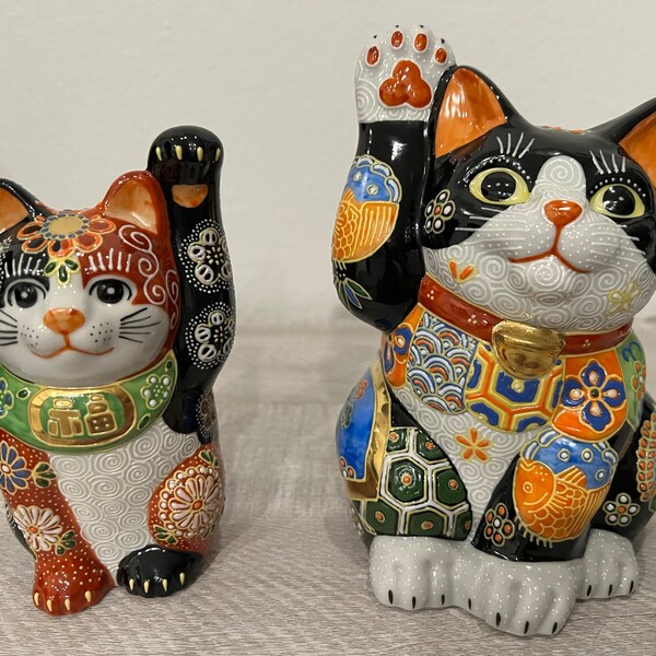 Right Hand up / Maneki Neko Japanese Lucky Cat Kutani Yaki Ware Apron ...