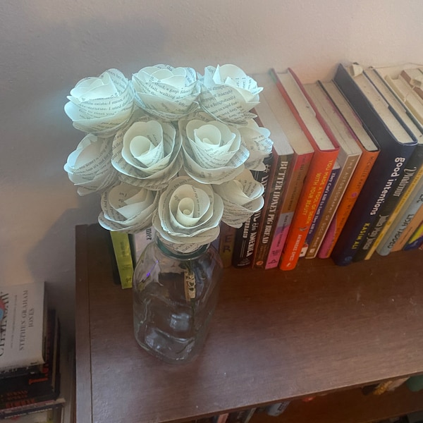 Book Page Flowers, Book Flowers, Paper Roses, Paper Flowers, Book Lover ...